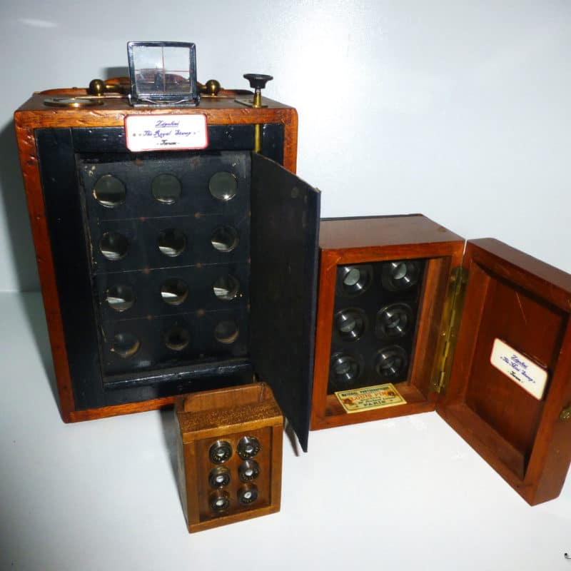 Zepolini The micro stamp - Autrefois la Photo